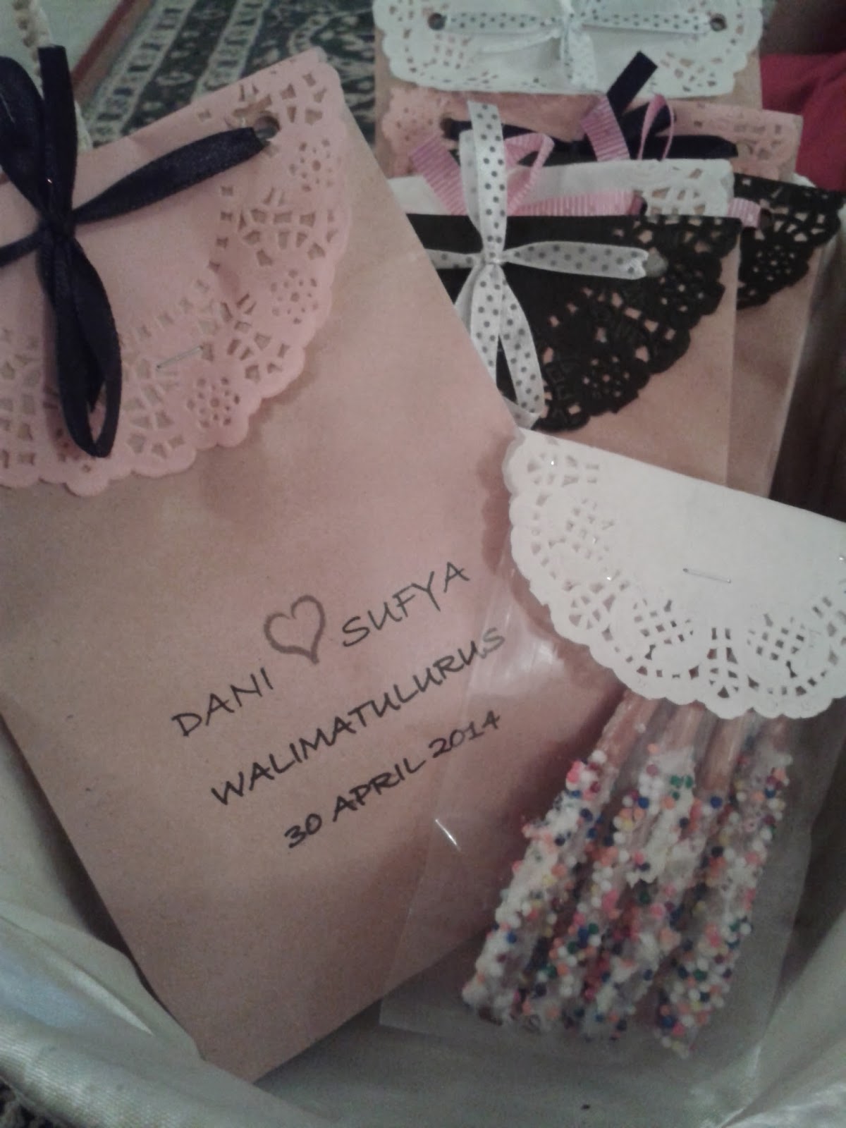 favorNbites by faten: PRETZEL COOKIES FOR DOORGIFT & GOODIES