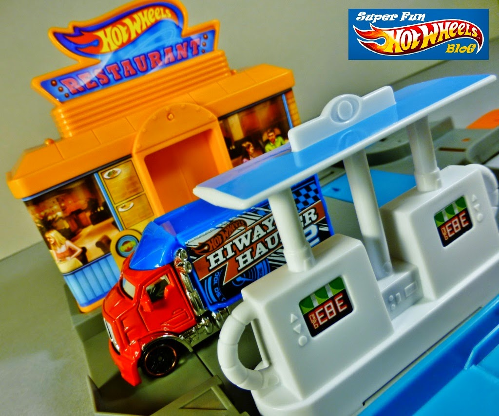 Super Fun Hot Wheels Blog: Hot Wheels City Pit Stop Station