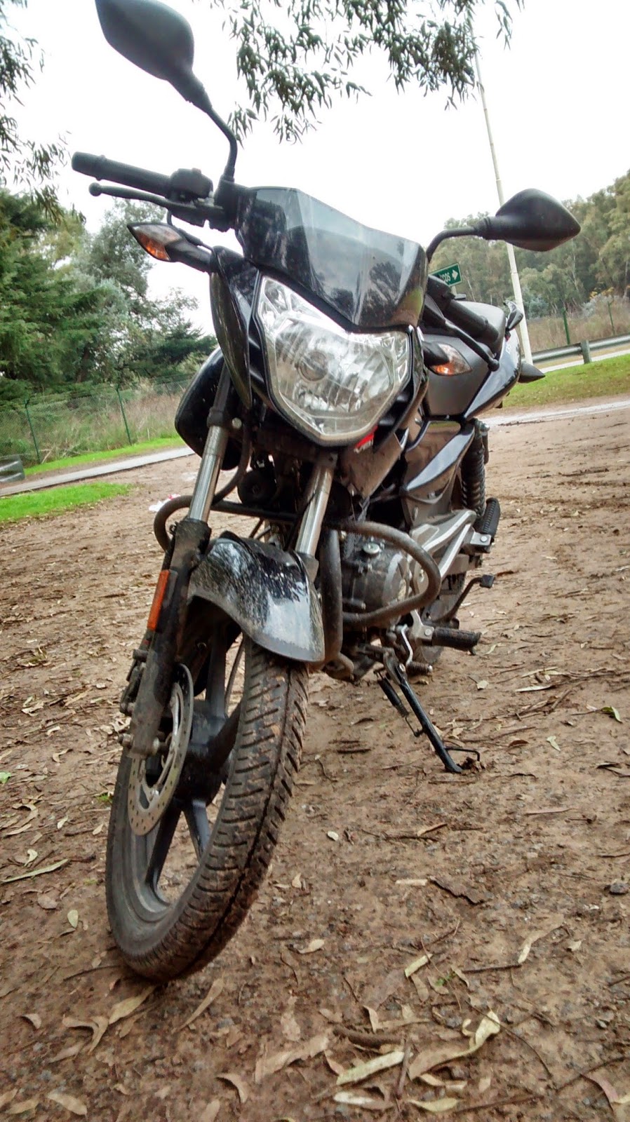 Todo sobre motos: Galería: Bajaj Rouser 135