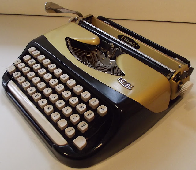 oz.Typewriter: Another 20 Typewriters for the Big Exhibition