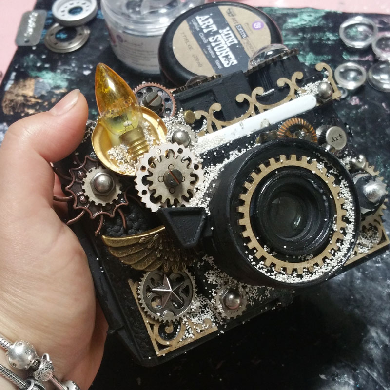 Finnabair: All About Rust Paste - Instant Vintage: Altered Camera Tutorial