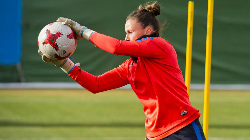NOTICIAS DEL FUTBOL FEMENINO: SANDRA PAÑOS, OCTAVA MEJOR PORTERA DEL ...