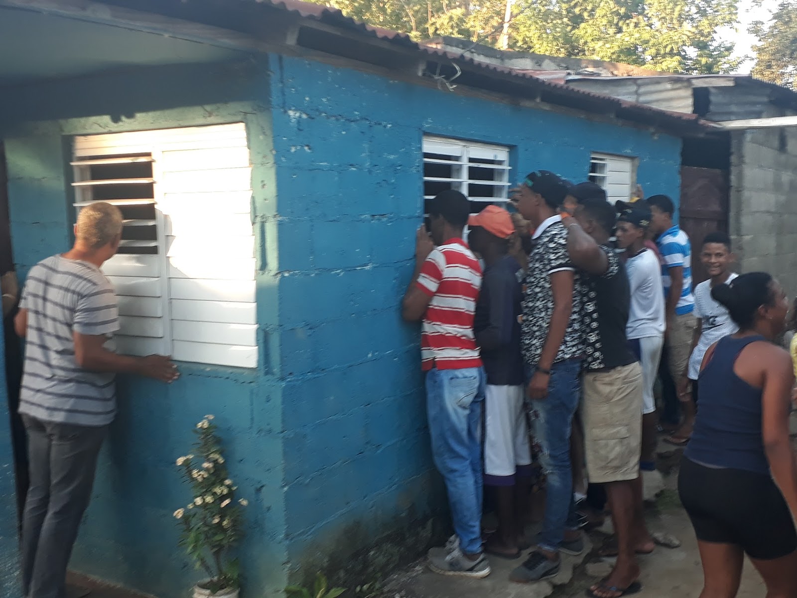 Encuentra Mujer ahorcada en Villa La Mata - VILLA- LAMATA.NET