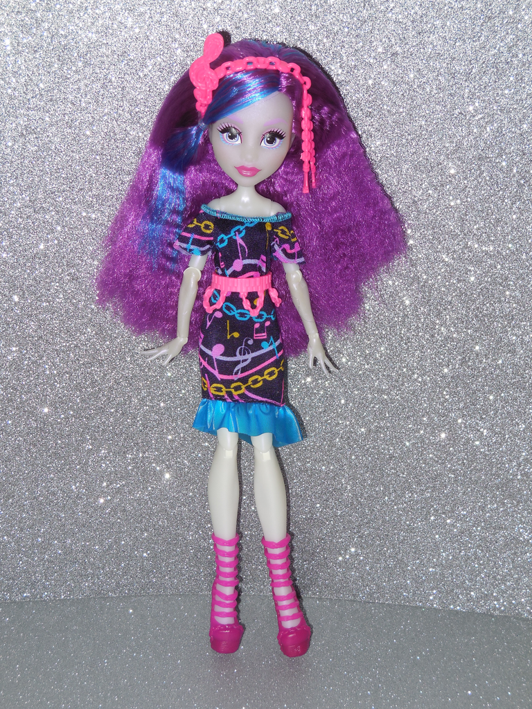 Veni Vidi Dolli: REVIEW: Monster High Electrified Ari Hauntington