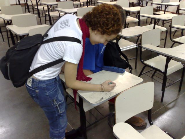 10 FORMAS INFALÍVEIS DE COLAR NA PROVA SEM SER PEGO! - fatos curiosos