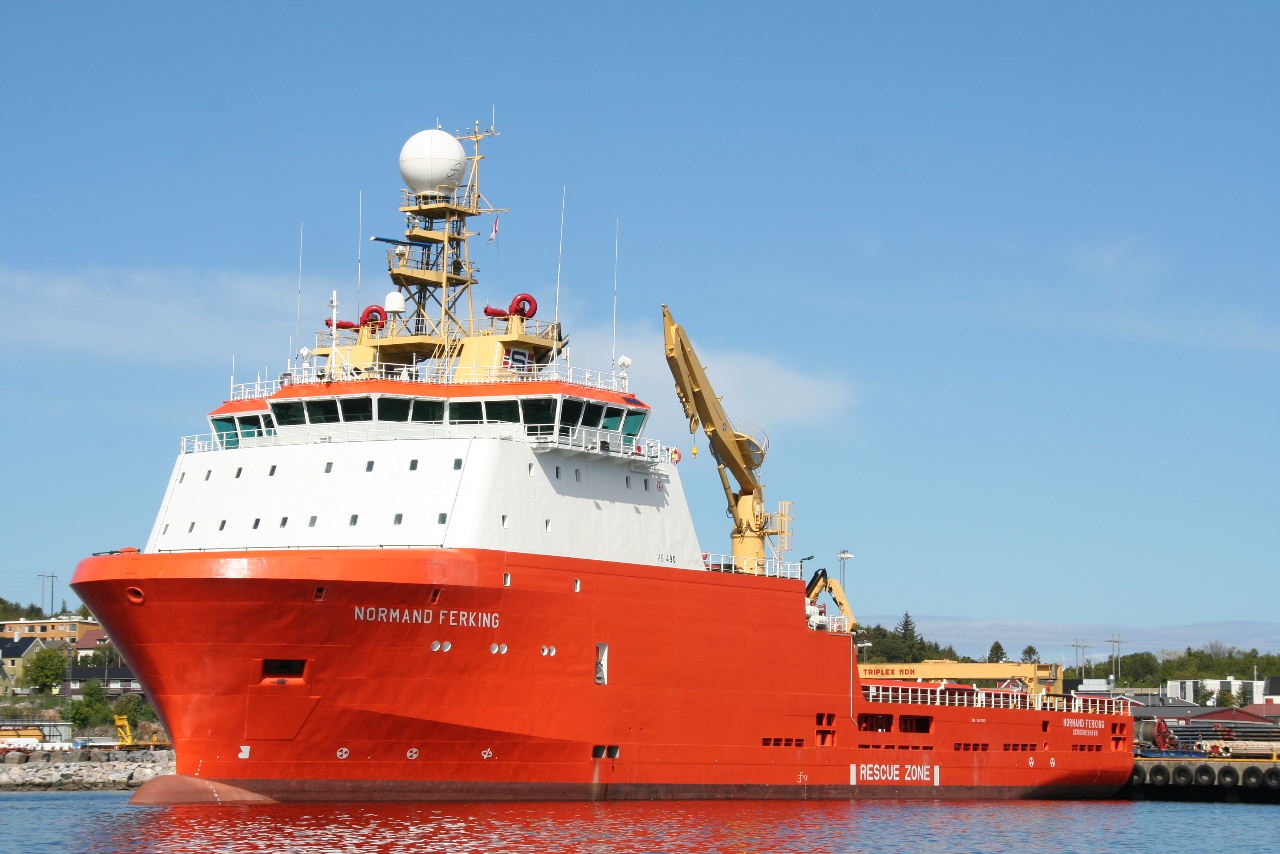 NAVIOS AHTS E PSV DO PORTO DE MACAE-RJ-BRASIL (IMBETIBA) E (FUTURO ...