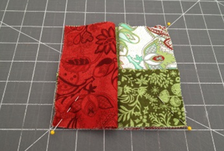 Fabric Mill: Holiday Mug Rug Tutorial