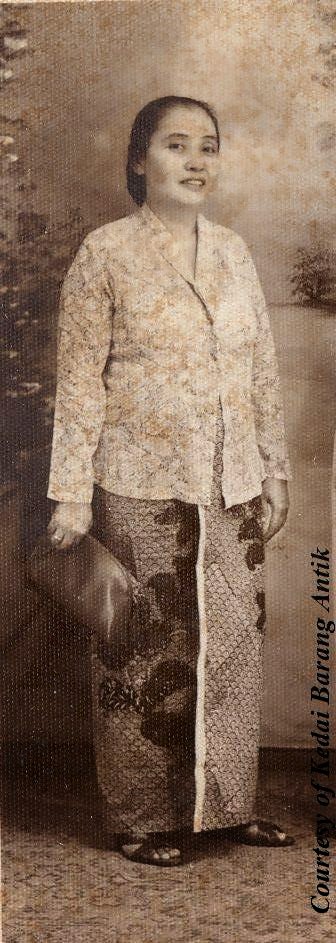 29 Info Top Baju Kurung Era 60-an