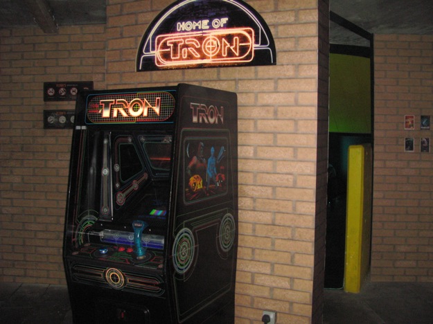 Grey Complex, Azure Sky: Aladdin's Castle: Acropolises of 1980s U.S.A.