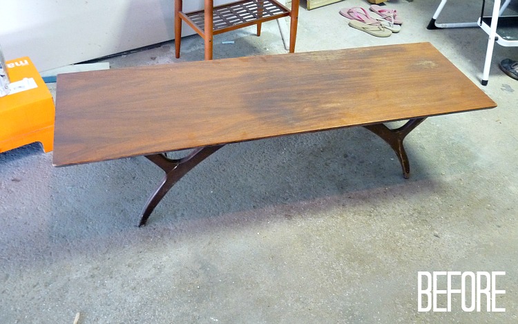 Paint a Mid-Century Coffee Table Mint | Dans le Lakehouse