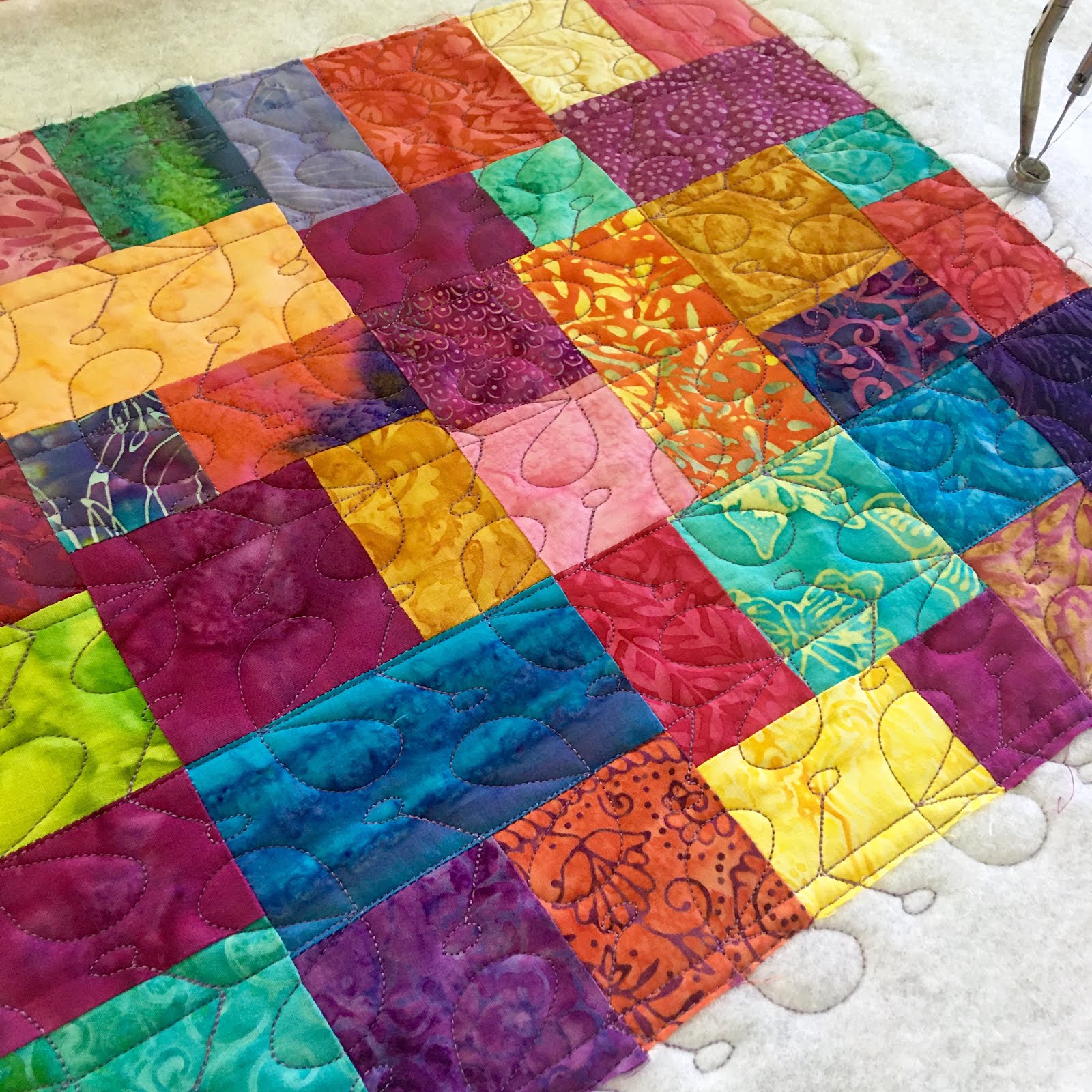 Grace and Peace Quilting: Mini 🝚 Brick 🝚 Road Table Runner