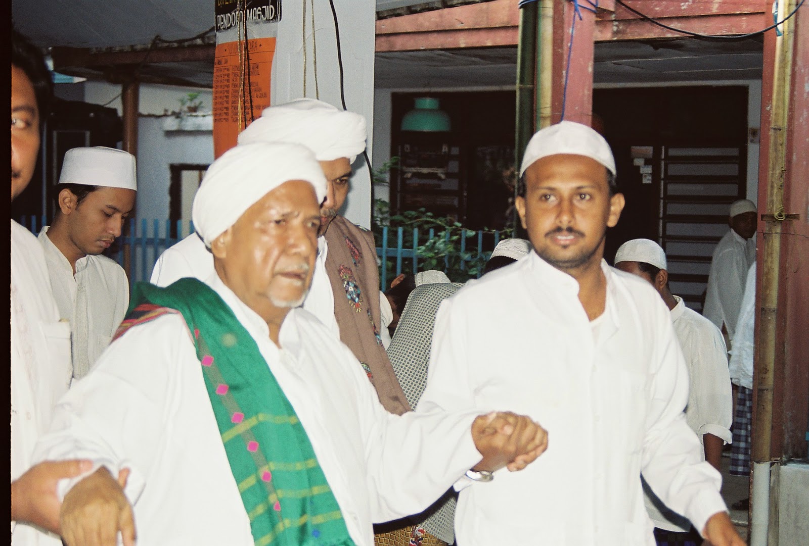 Foto Haul Habib Sholeh Al-Hamid - Jember 2004 - Majelis Ta'lim Almunawwarah