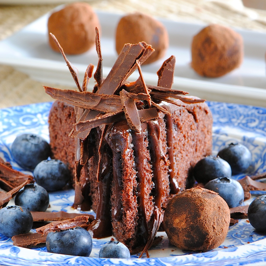 JULES FOOD...: One Bowl Chocolate Cake with Chipotle Chocolate Ganache