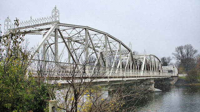 The Brown Knowser: Wordless Wednesday: Across Minto Bridge