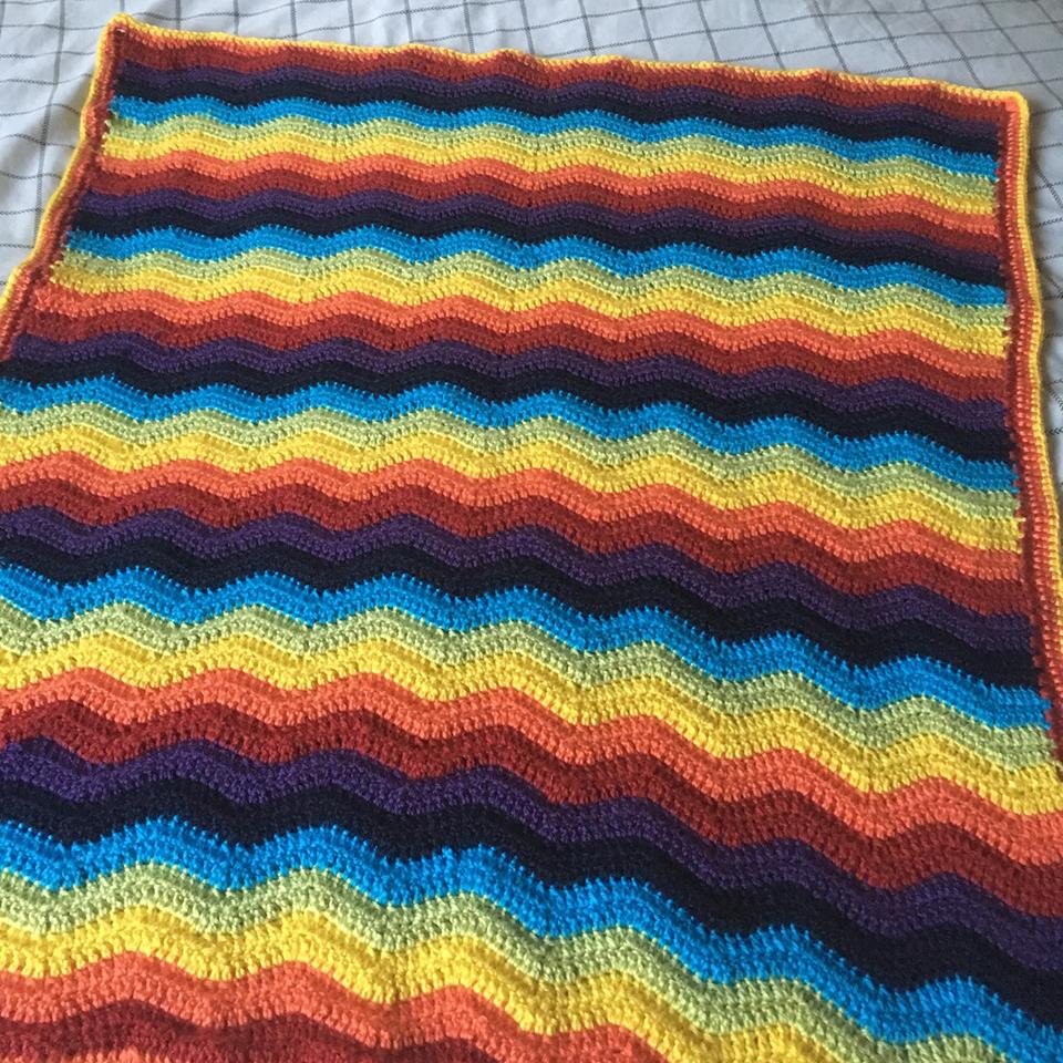 gemini stitches: Rainbow Ripple Crochet Baby Blanket