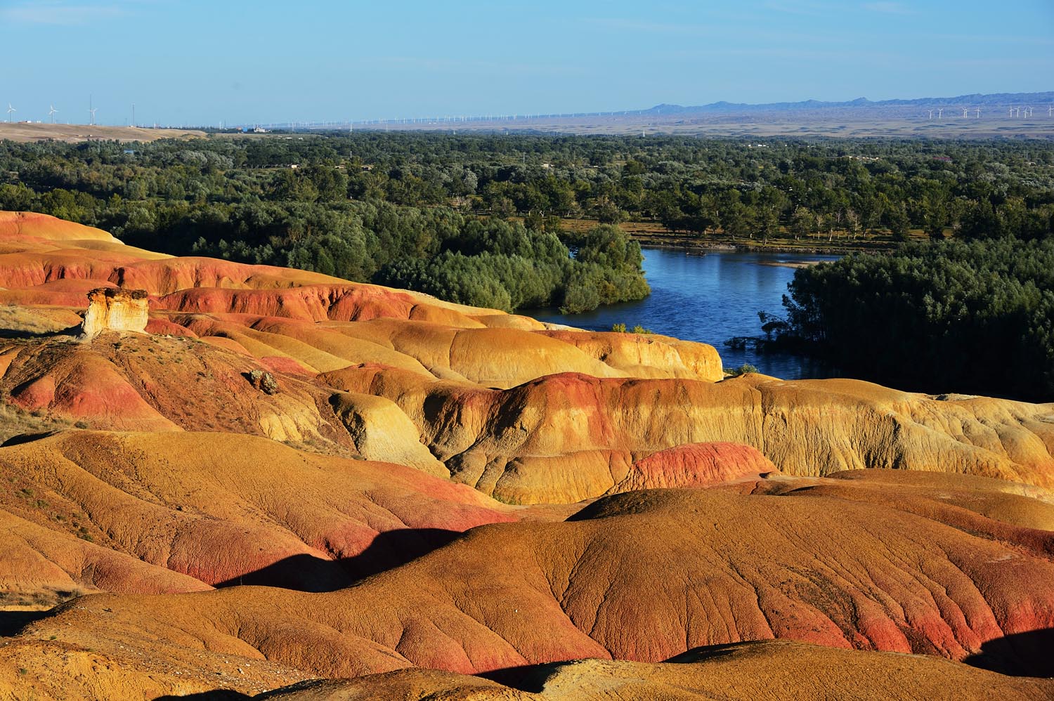 The Amazing Life: 五彩灘，布爾津。Rainbow Beach, Burqin, Xinjiang.