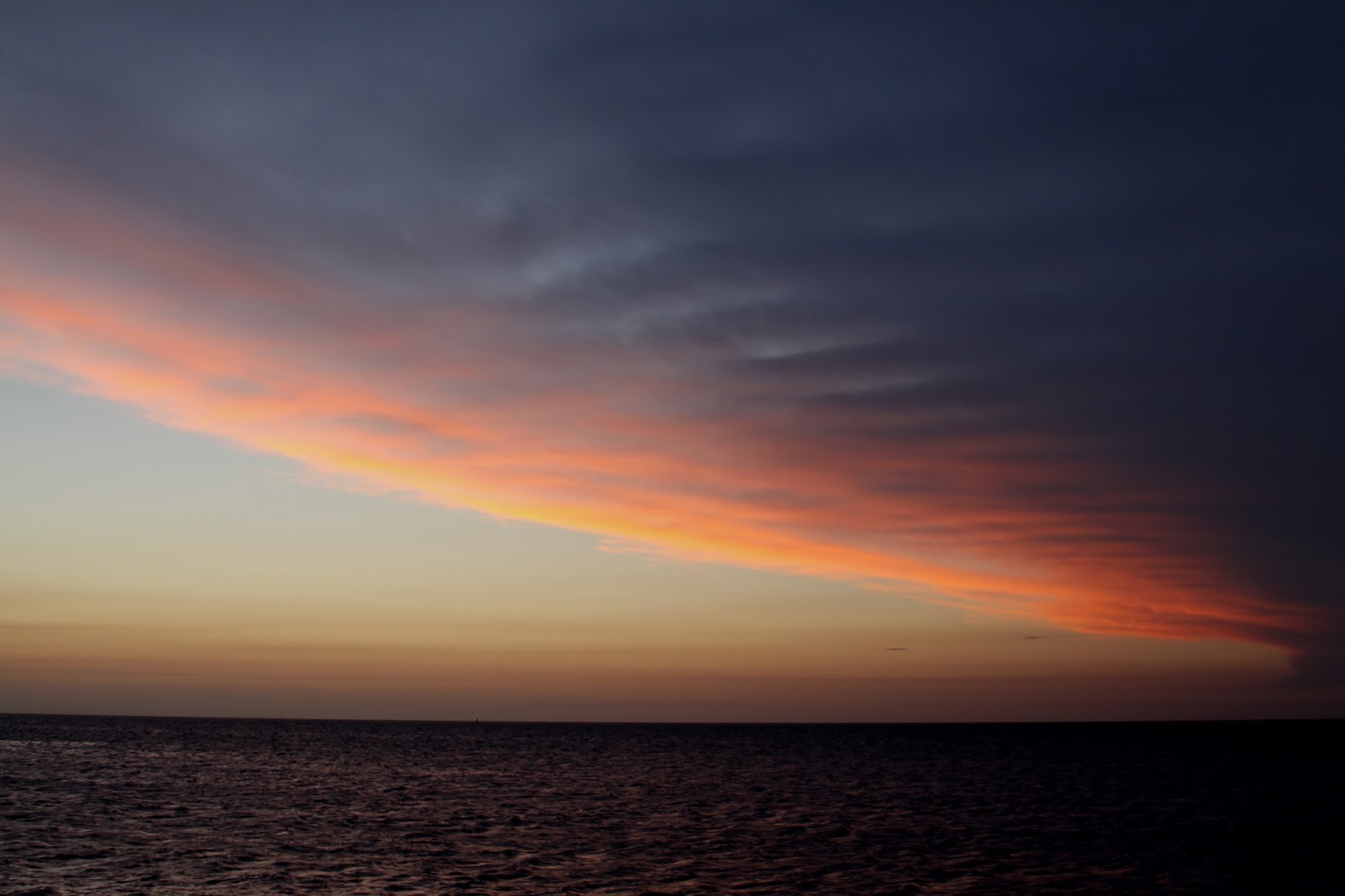 Dreamtime Sail: Off to Masthead Island for some reef hopping South.