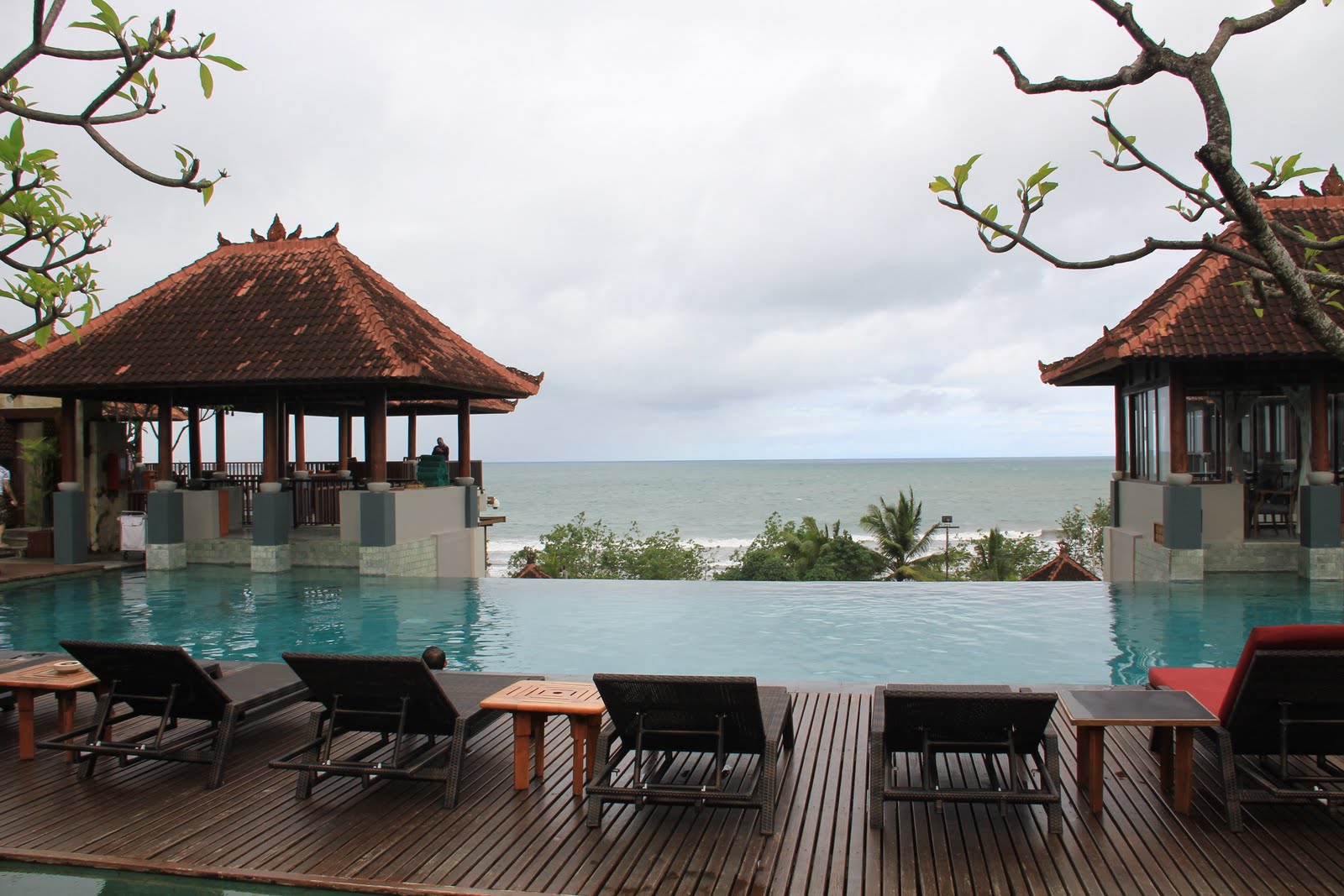 Jafri Merican Architect: Travels: Mercure Hotel, Kuta Beach, Bali