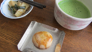 Keith and Celia: Kuri Manjū 栗饅頭 (Chestnut buns)