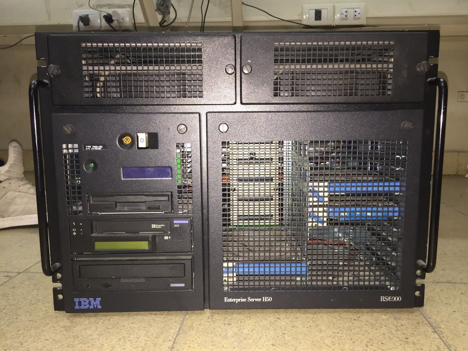 IBM Power PC H50: IBM Power PC RS/6000 H50 con AIX 5.3