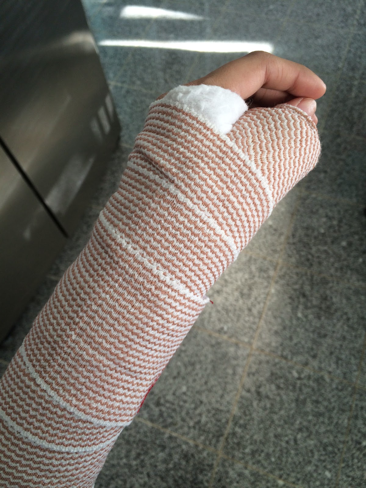 makeupHER: The one where I break my wrist...