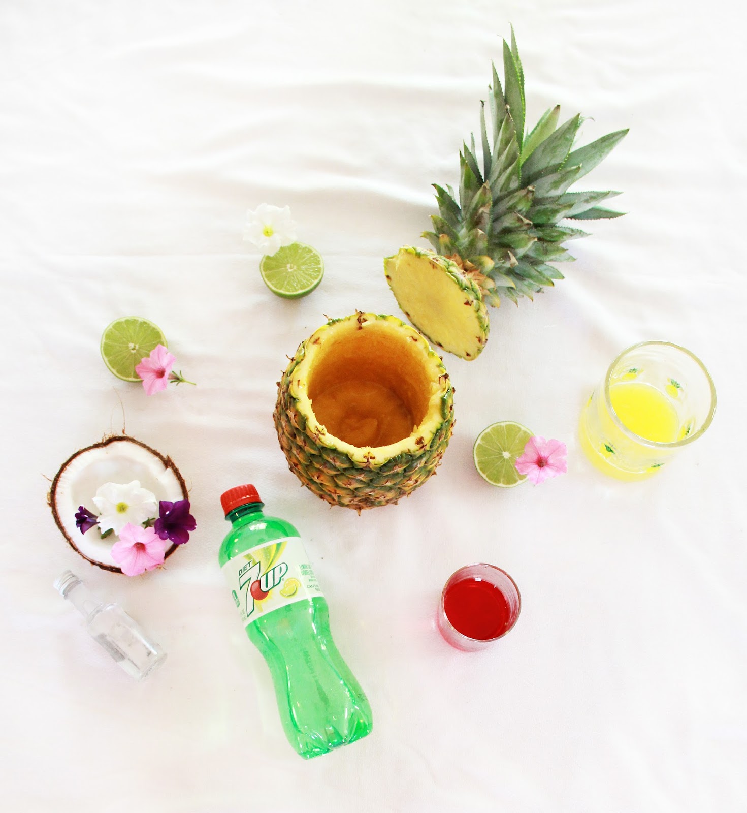 Pineapple Coconut 7UP Cocktail Recipe - A Bubbly Life