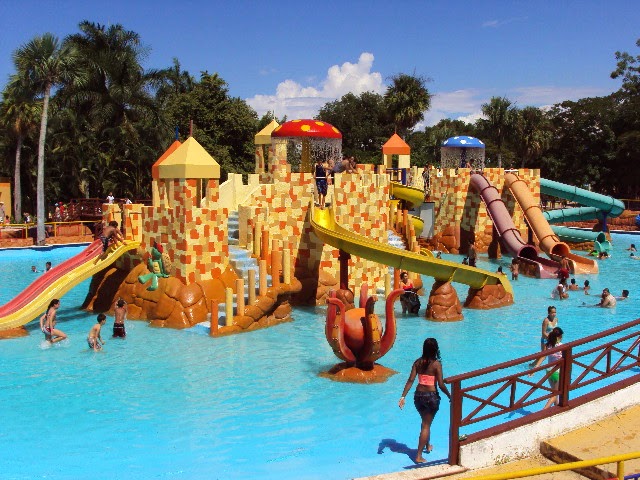 santiago30caballeros.com: CIERRAN KASKADA PARK EN SANTIAGO