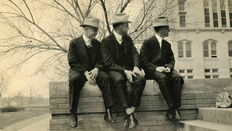 39 Interesting Vintage Snapshots Show What Men Wore in the 1920s ...
