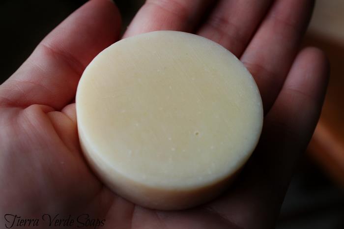 Tierra Verde Handmade Soaps: In Praise of Round Soap