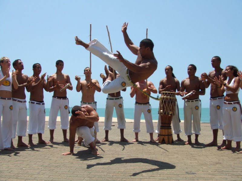 CULTURA AFRICANA TRADIÇÃO DE RELIGIÃO: CAPOEIRA