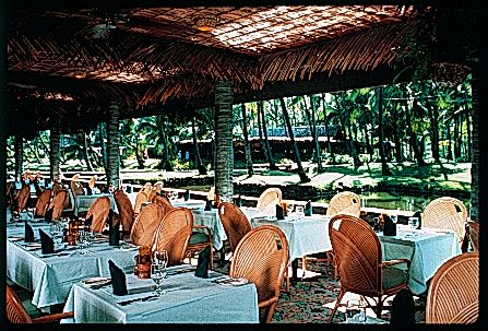 Hung Up On Retro: Coco Palms Resort Hawaii