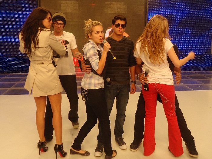 Rebeldes: Casal LuAr