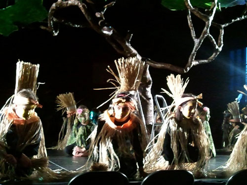 Art e-Journal: Acacia Tree Prop: Completed and Installed