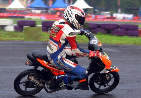Blog Latihan: Gambar Modifikasi Honda Beat Ala Road Race