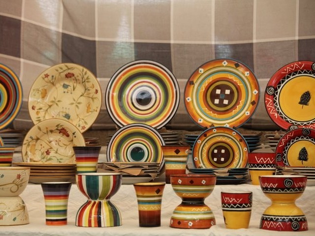 Pakistan In Pictures: Pakistani handicrafts: Intricate and beautiful