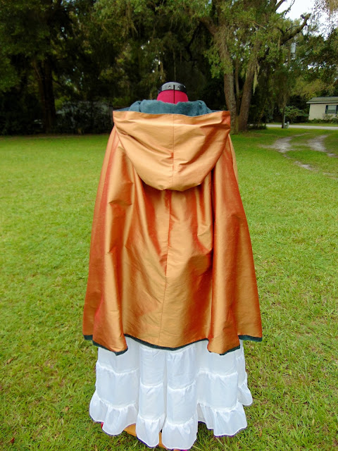 The Antique Sewist: Making an 18th century cloak