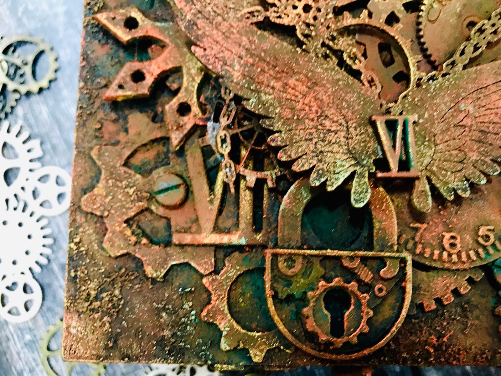 Anat Weksler: Steampunk Rusty box for Scrapiniec