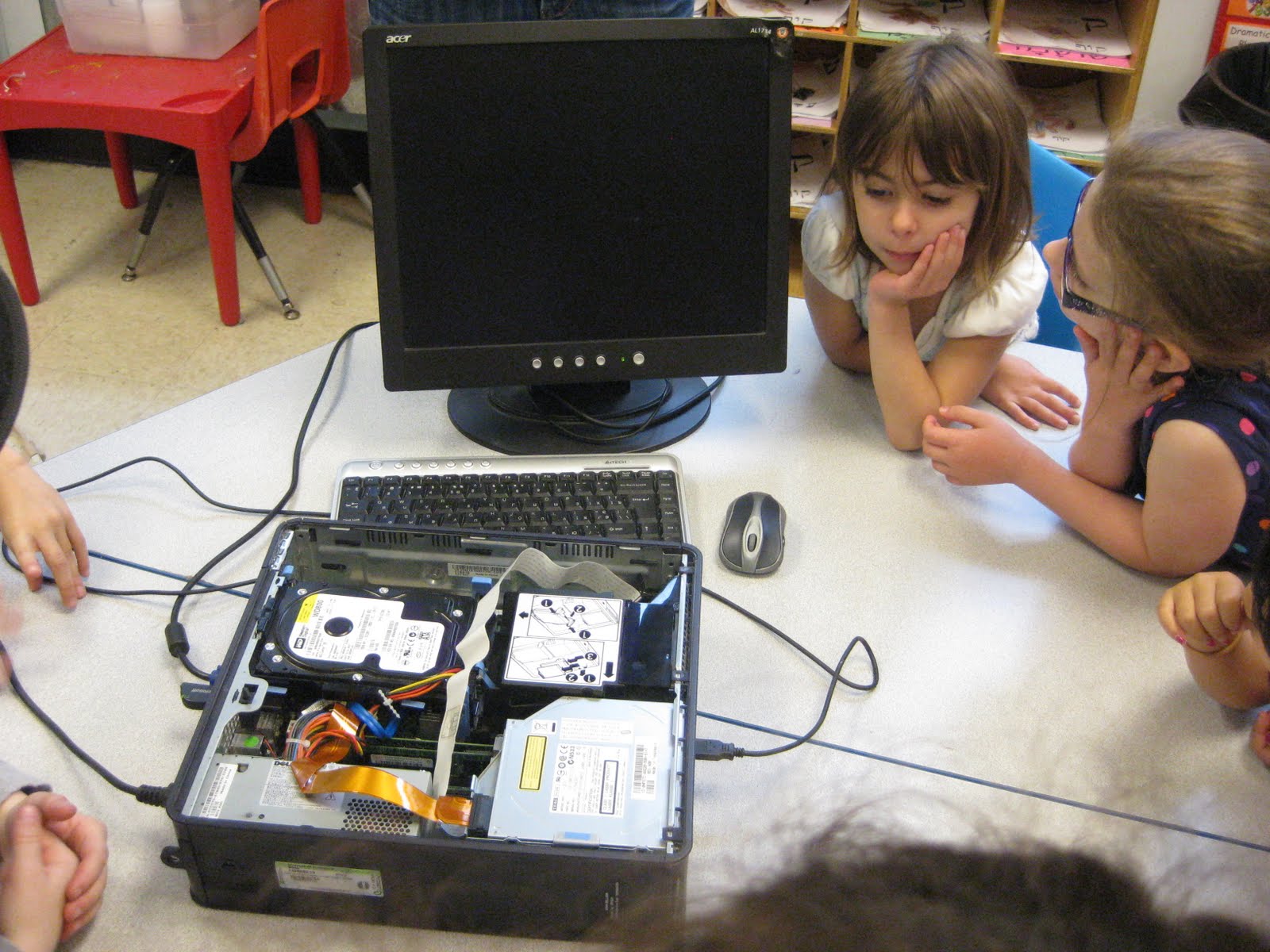 Mrs. Lyons's Kindergarten Blog: Computers 101