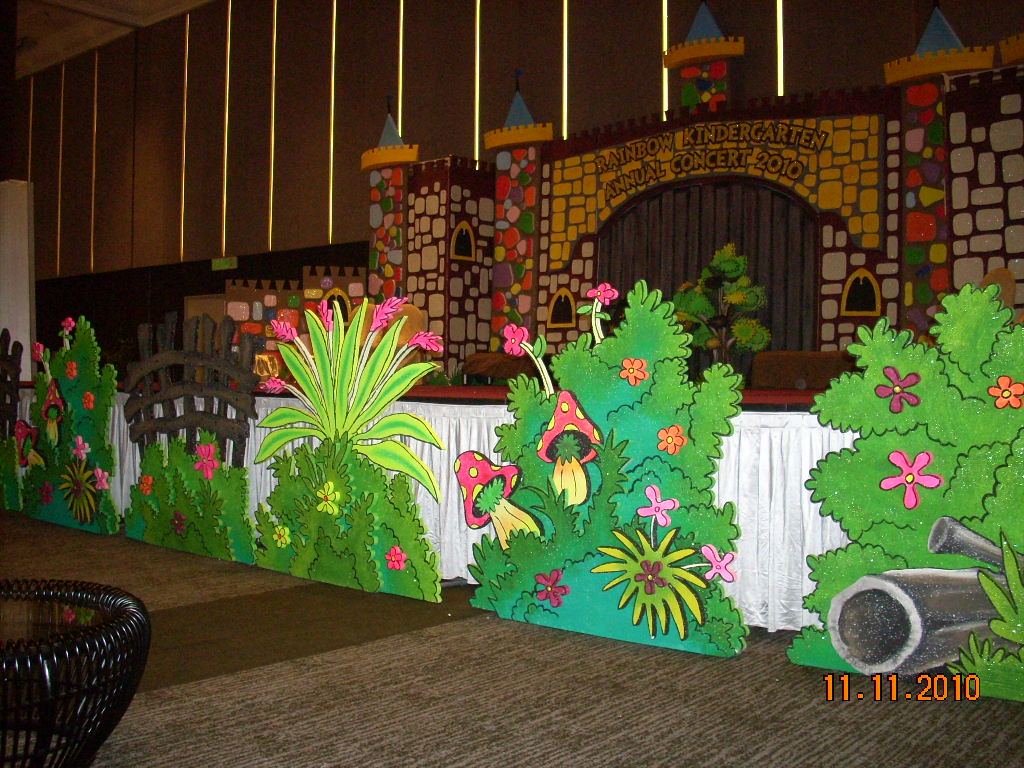 Nina & Nazri's Biz: School Concert Backdrops & Props