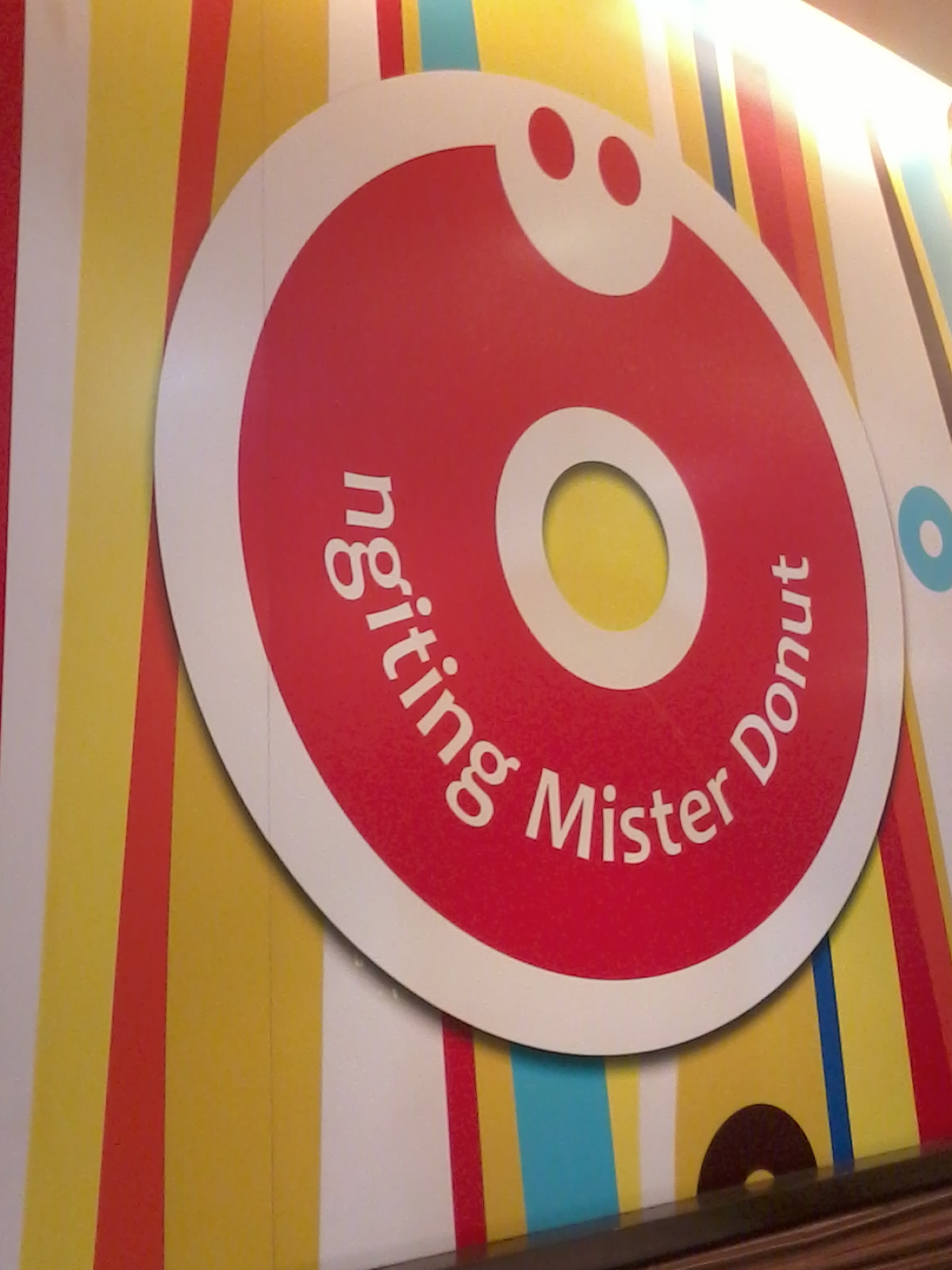 Oh, What a life!: ROMANCE IS SERVED ON A BOX OF MISTER DONUTS' BAVARIAN ...