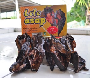 Ikan Lele Asap : Ikan Lele Asap Khas Pasaman Barat