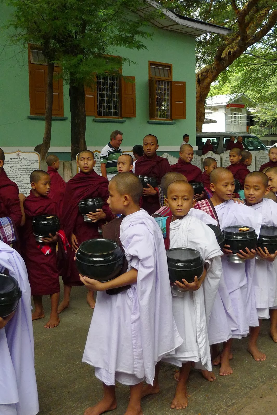 lets explore the world: Myanmar Day 4: Mengintip Pesantren Para Biksu