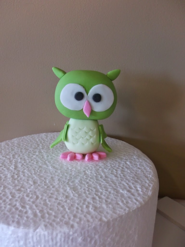 Kiwi Cakes: Fondant Owl Figurine tutorial