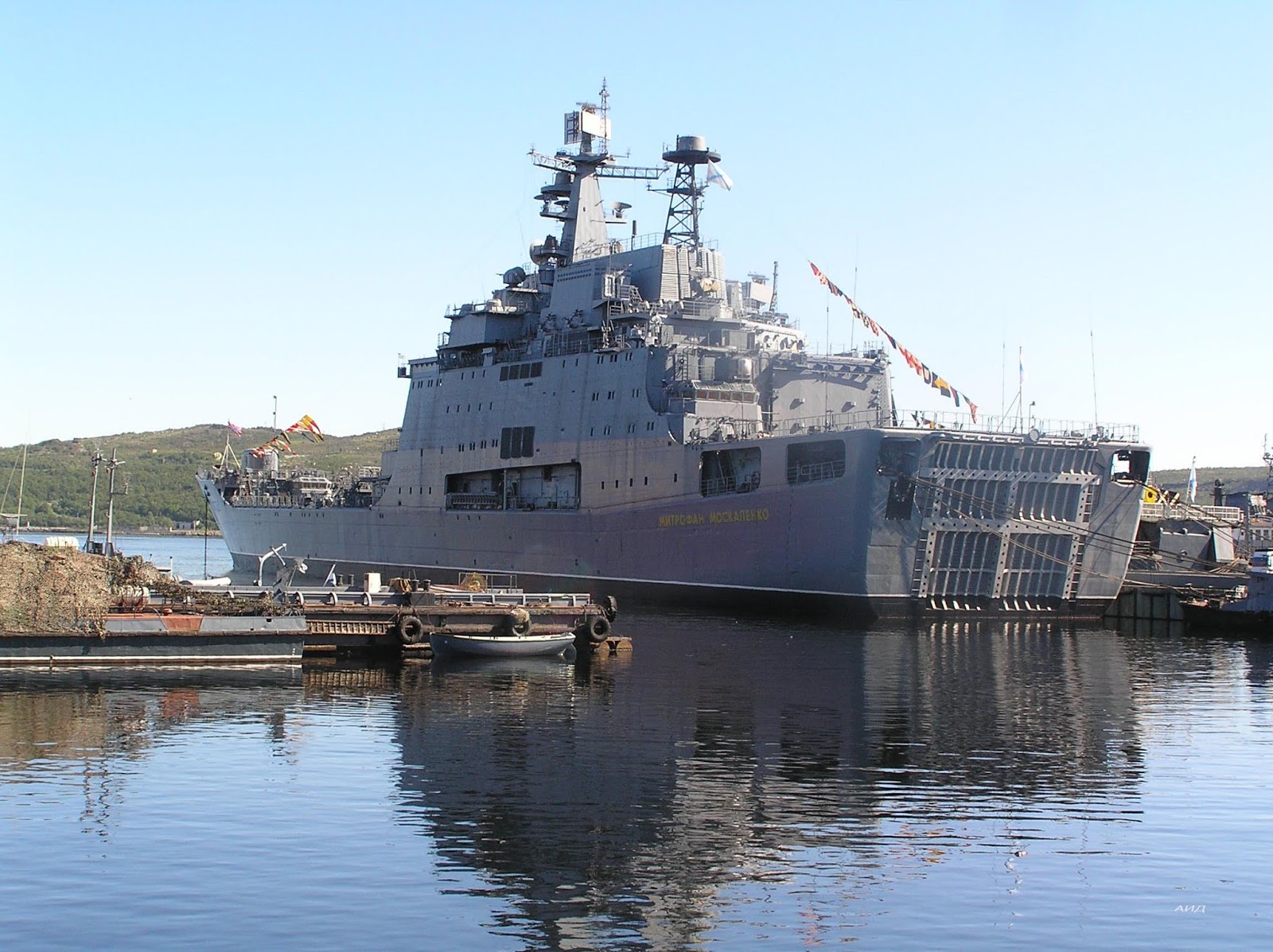 Naval Analyses: WARSHIPS OF THE PAST: Ivan Rogov class large landing ...