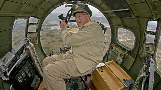 Kathryn's Report: World War II Veteran, 89, Flies Again Above South ...