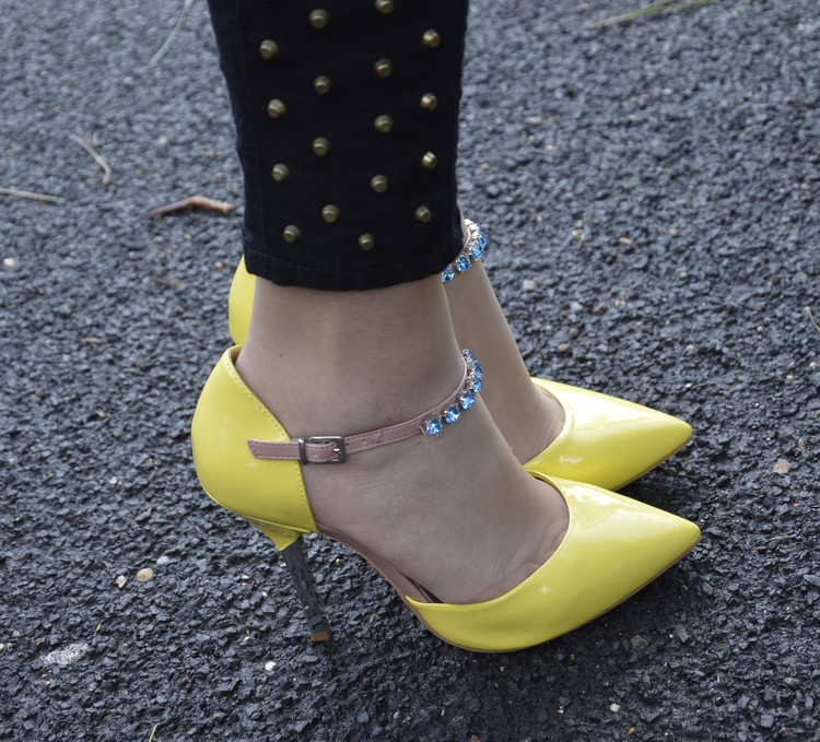 New in my closet: Carvela yellow pumps - Don't Call Me Fashion Blogger ...