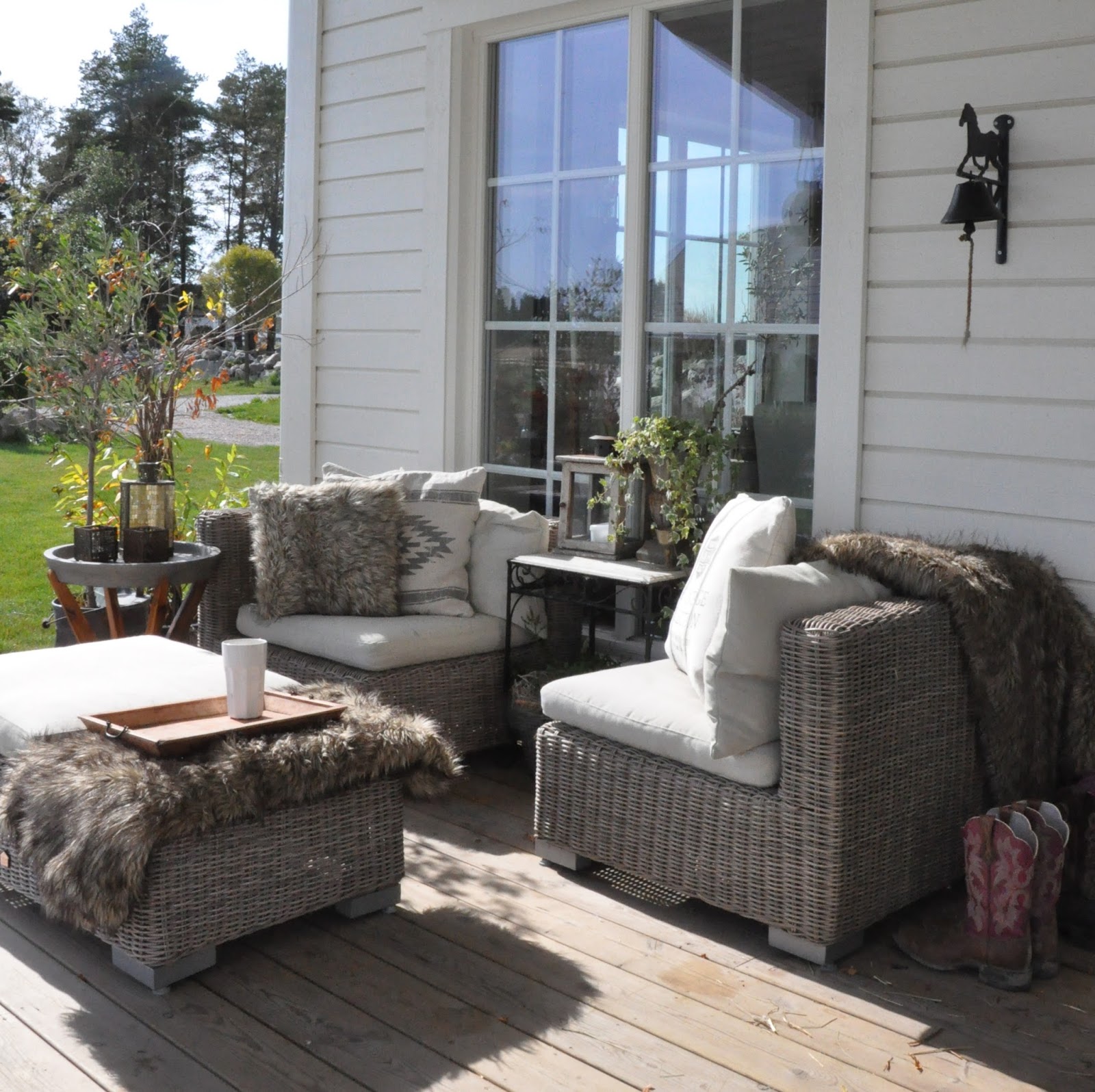 Den Vita Drömgården: Första höstdagen - under vår "American Porch"