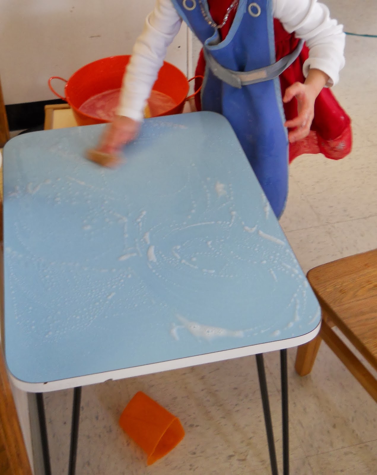 Make it Montessori: Montessori Sunday: Table Scrubbing