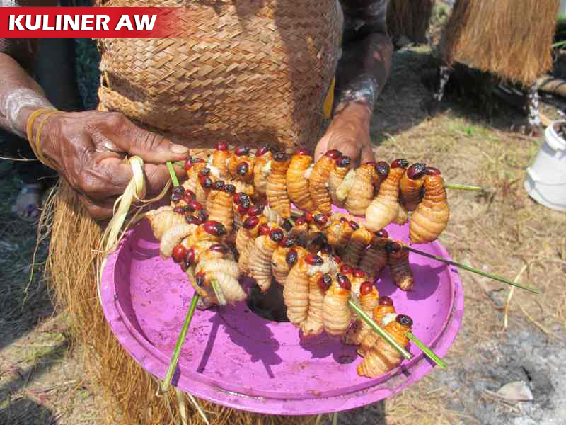 Makanan Khas Papua, Mengkonsumsi Sagu & Cacing Tambelo kuliner aw ...