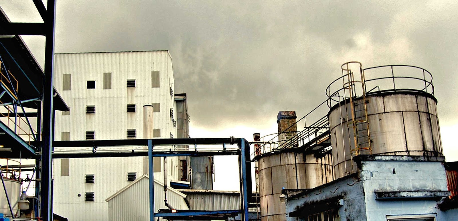 Bahama Bob's Rumstyles: West Indies Rum Distillery Sold to United ...